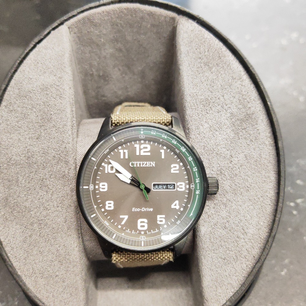 Pre-owned Citizen Weekender Green & Black Watch - Own4Less